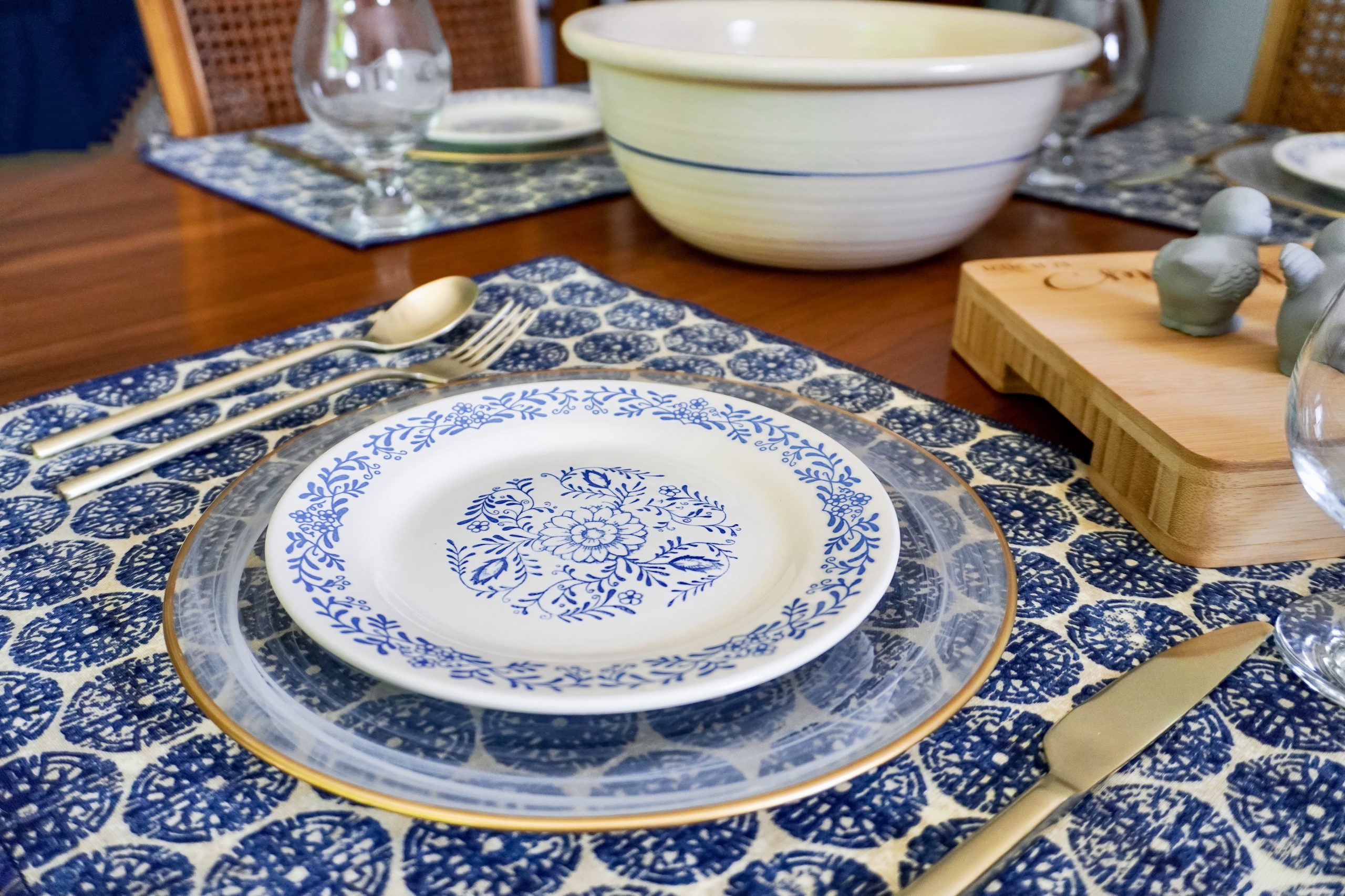 Creating a Farmhouse Table Setting - Faith and Arrow Homestead